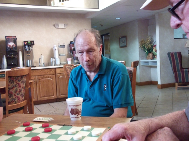 Bill McClintock v Bill Gullett & Larry Atwood watching.jpg (179035 bytes)